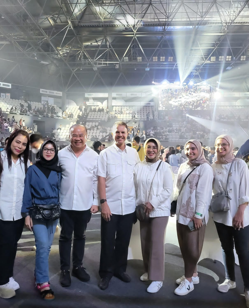 Bapak Henry Husada Menghadiri Acara Resolusi Indonesia di Tenis Indoor Senayan, Jakarta – Henry ...